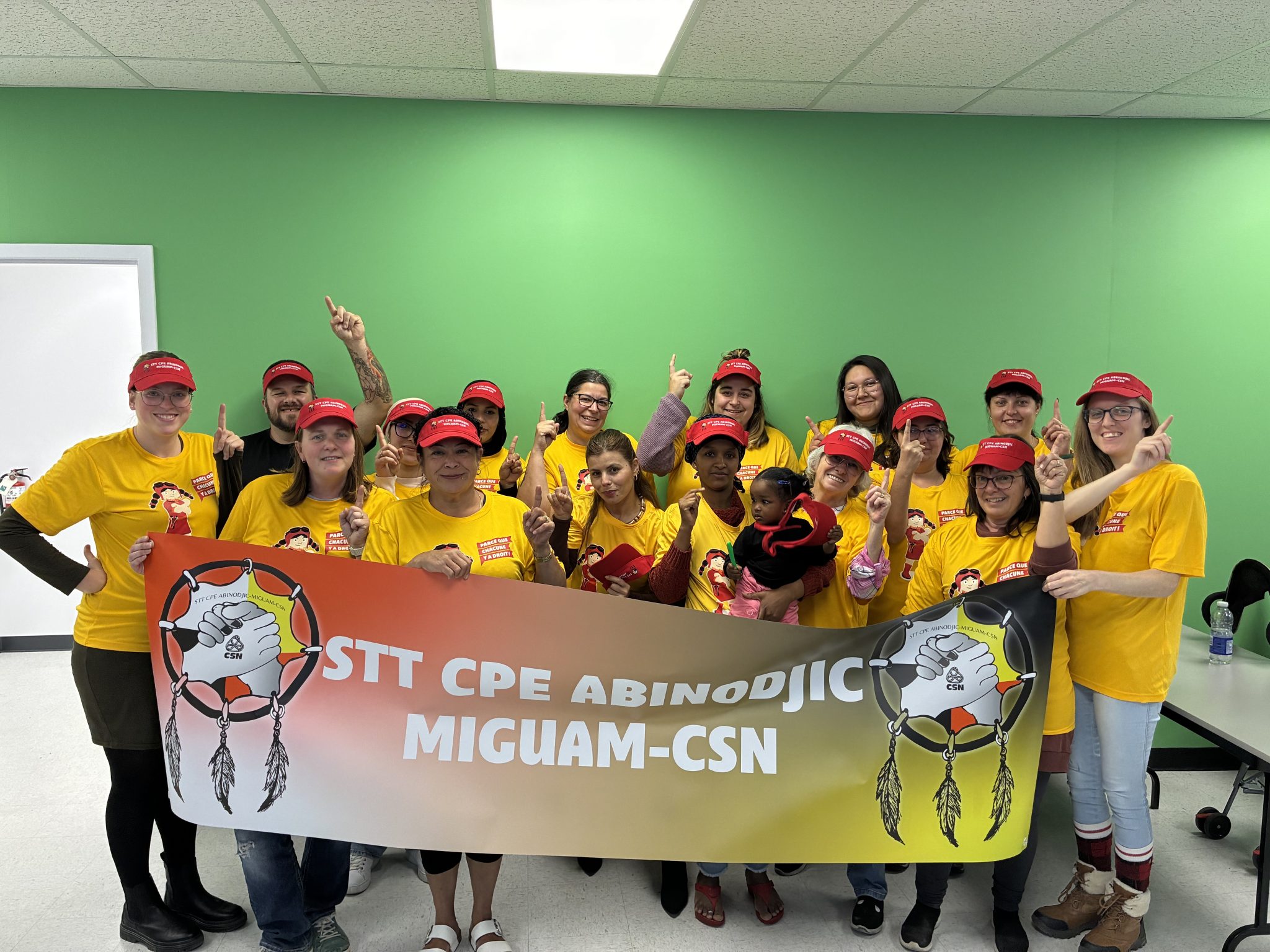 Un premier contrat de travail, ADOPTÉ à 93% ! Pour les travailleuses du ...